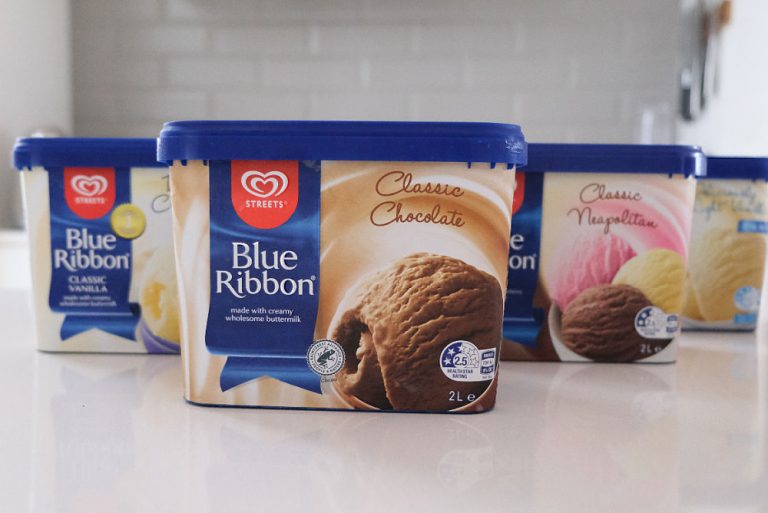 Review Of Streets Blue Ribbon Classic Chocolate Ice Cream 2L - Scoop Club