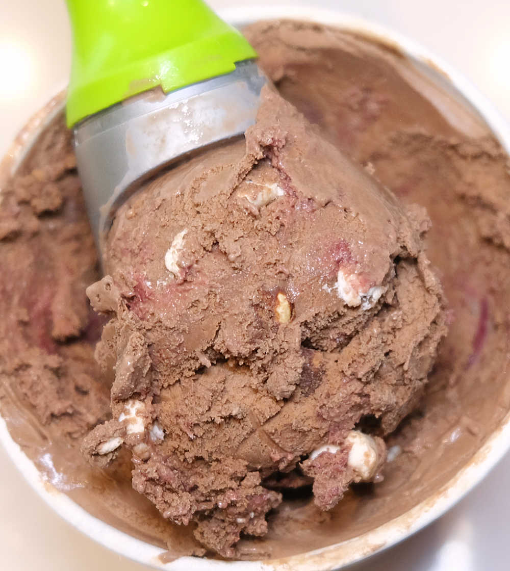 Review Of Sara Lee Extreme Rocky Road Ice Cream 1L - Scoop Club