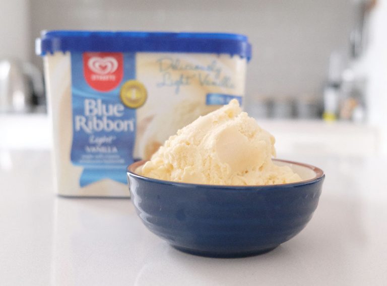 Review Of Streets Blue Ribbon Light Vanilla Ice Cream 2L - Scoop Club