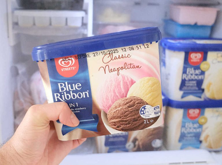 Review Of Streets Blue Ribbon Neapolitan Ice Cream 2L - Scoop Club